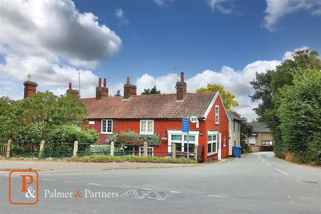 Pin Mill Road, Chelmondiston... 3 bed cottage - £230,000