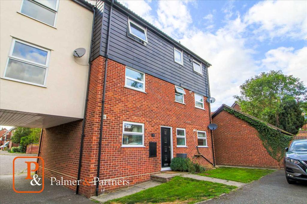 Stonecrop, Braiswick, Colchester 2 bed maisonette - £170,000
