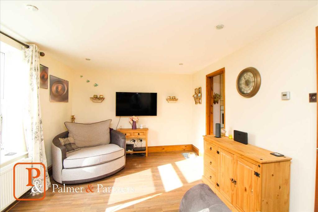 Stonecrop, Braiswick, Colchester 2 bed maisonette - £170,000