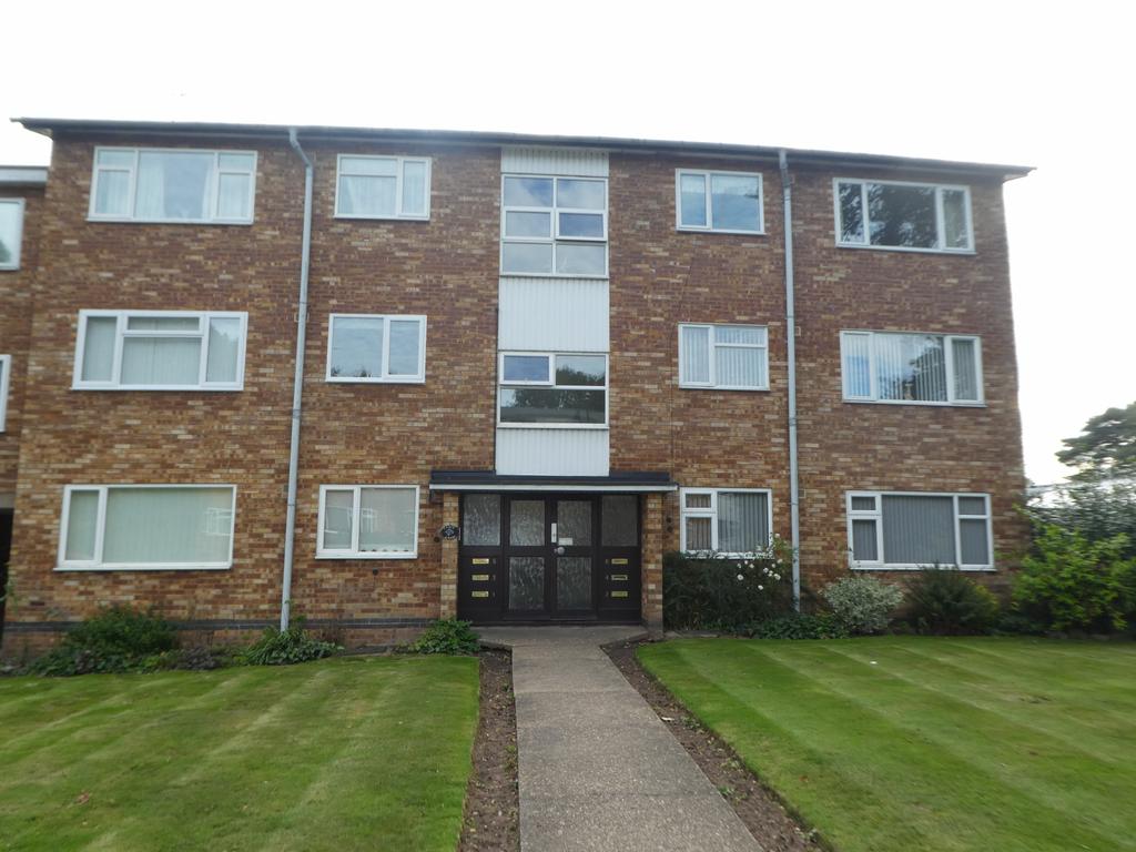Cedar Court, Birmingham Road... 2 bed flat - £895 pcm (£207 pw)