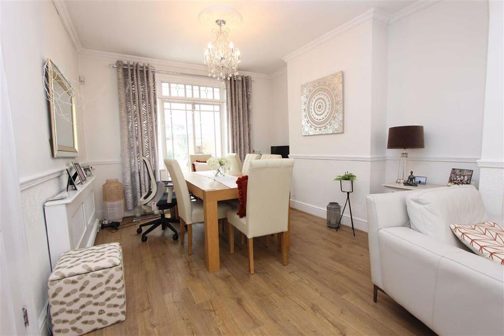 Stratton Drive, Barking, Essex, IG11 4 bed house - £550,000