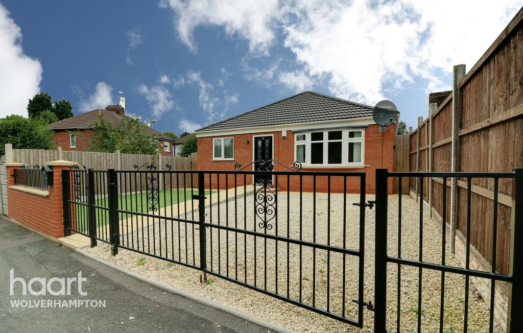 Massbrook Grove, Wolverhampton 2 bed detached bungalow - £180,000