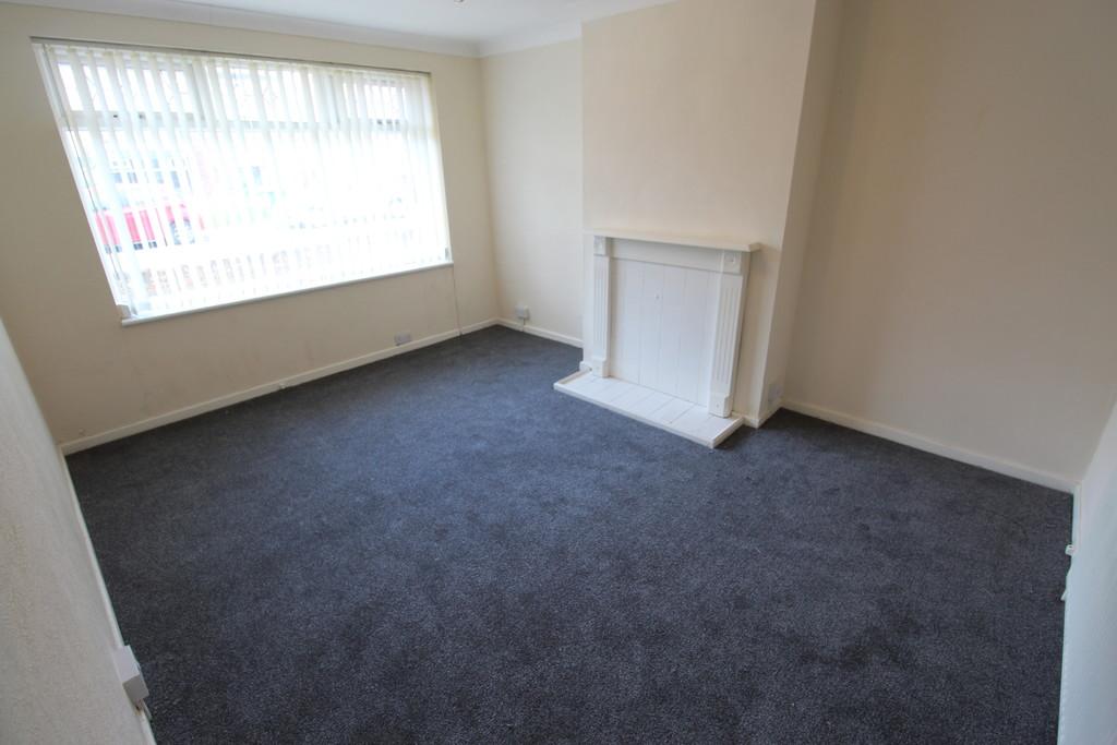 Sunbury Road, Coventry, CV3 4DN 2 bed maisonette - £650 pcm (£150 pw)