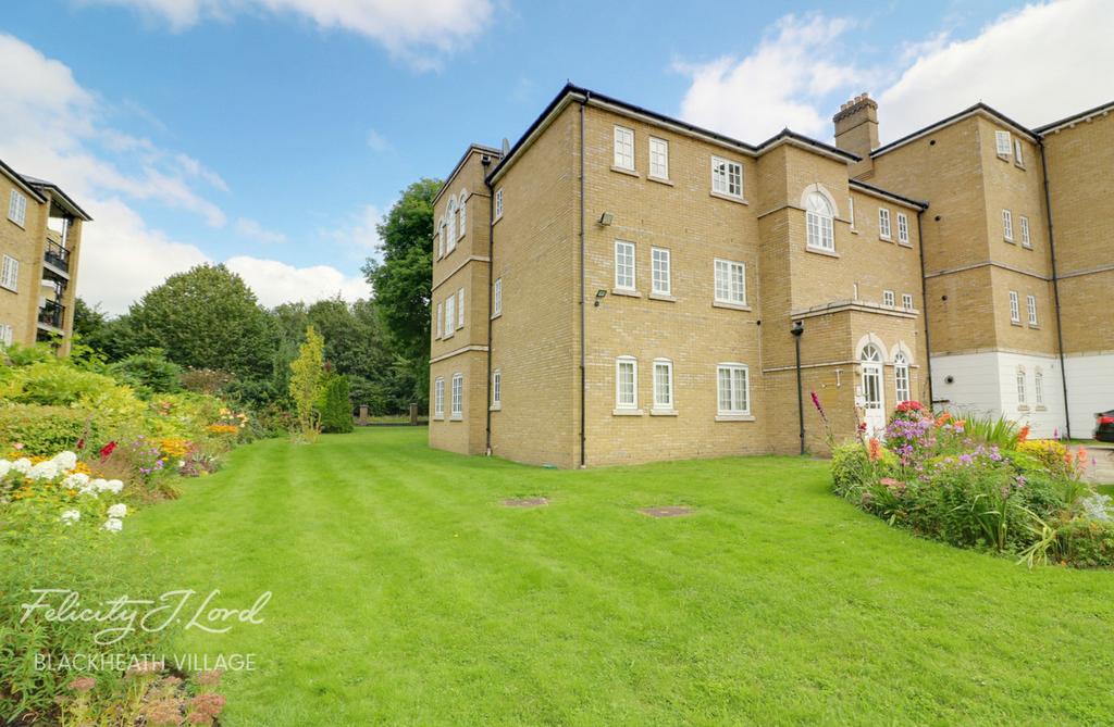 Gilbert Close, London 2 bed apartment - £300,000