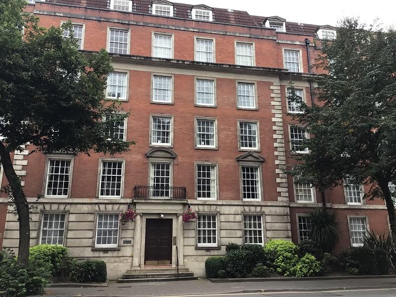 Warwick House, Westgate Street... 2 bed flat - £1,175 pcm (£271 pw)