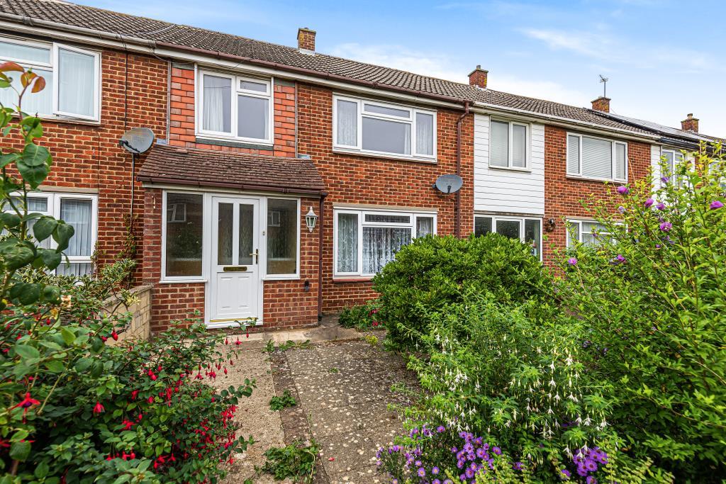 Bicester, Oxfordshire, OX26 3 bed terraced house - £250,000