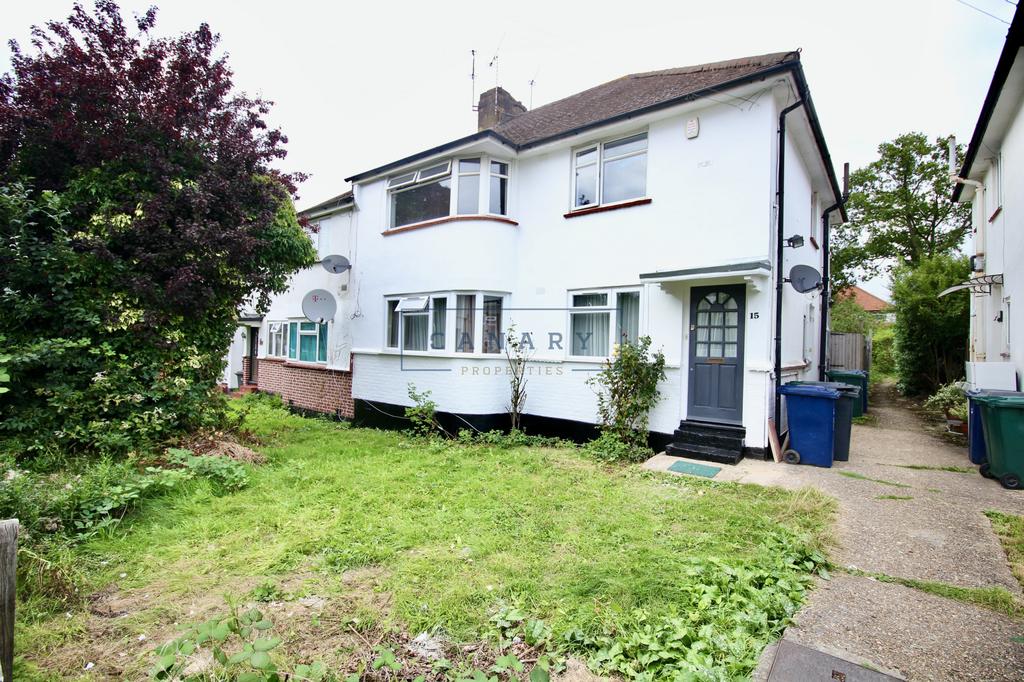 Westmere Drive, London, NW7 2 bed maisonette - £1,450 pcm (£335 pw)