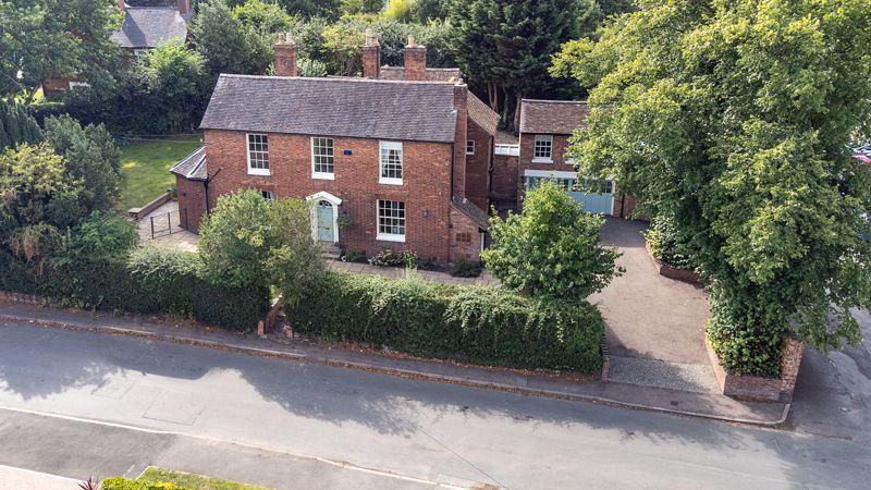 Hints Road, Hopwas 5 bed detached house - £875,000