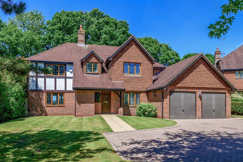 Steeres Hill, Rusper, RH12 5 bed detached house - £1,095,000