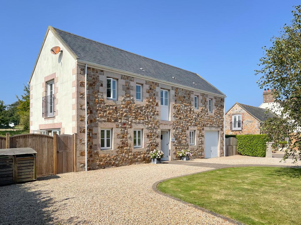 La Verte Rue, Trinity, Jersey 4 bed detached house - £1,850,000