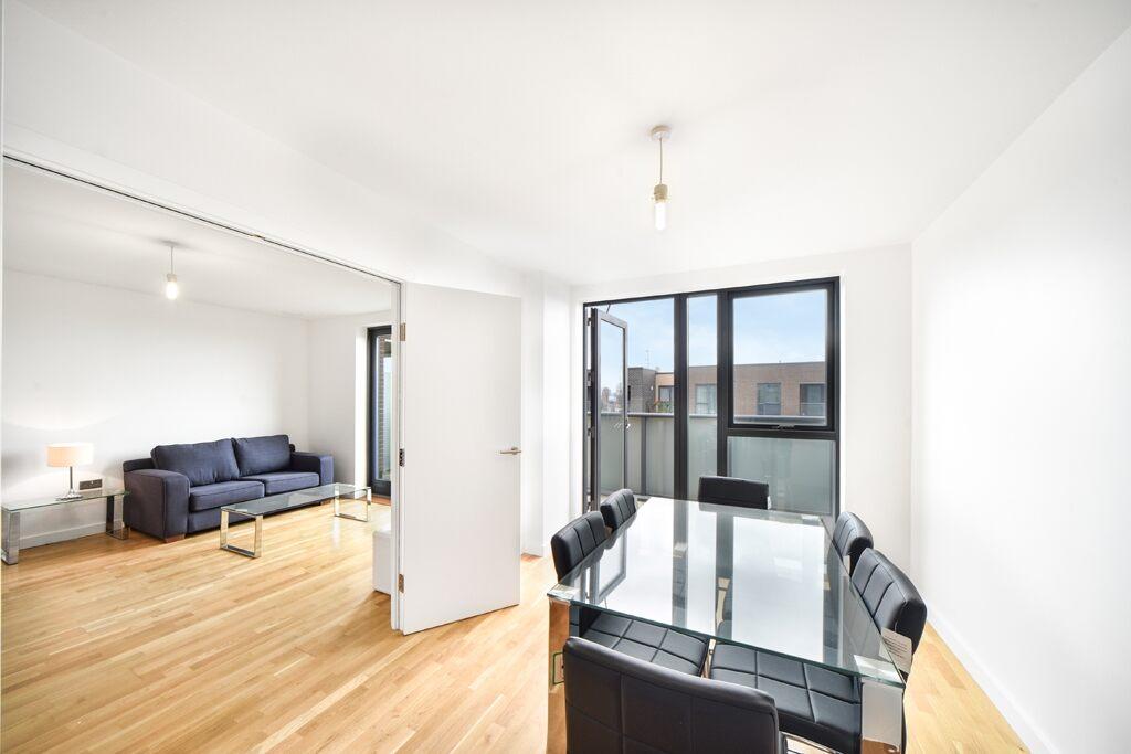 Copperwood Place London SE10 3 bed apartment - £2,250 pcm (£519 pw)