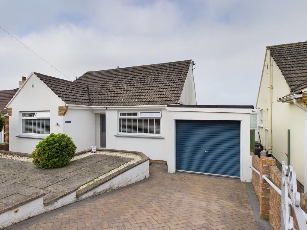 Haytor Grove, Newton Abbot 2 bed detached bungalow - £325,000