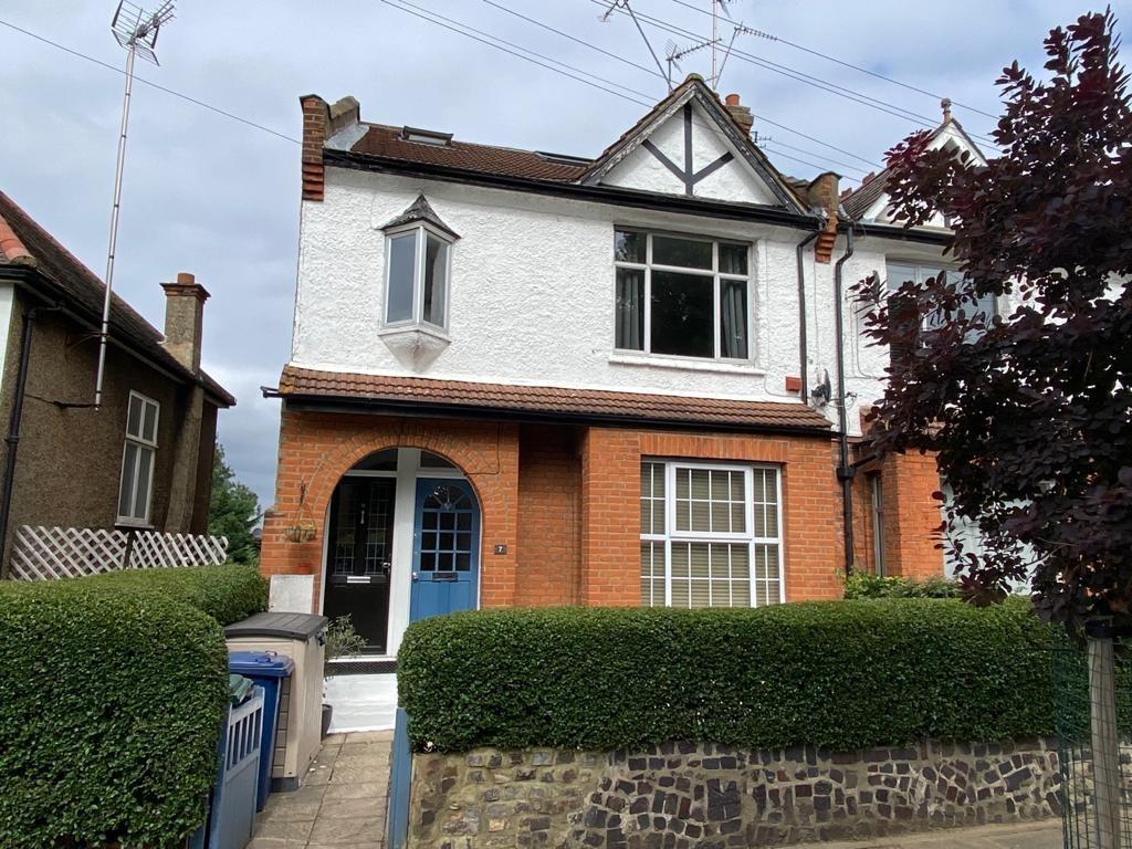Newton Avenue, London N10 2 bed flat - £515,000