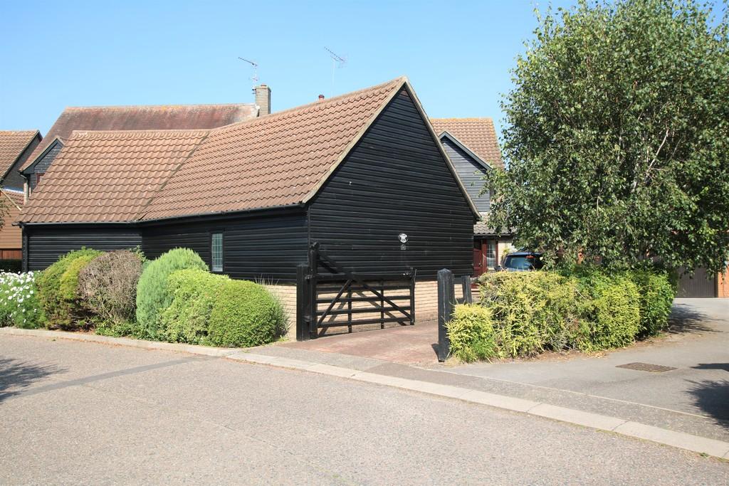 Lordswood View, Leaden Roding 4 bed detached house - £625,000