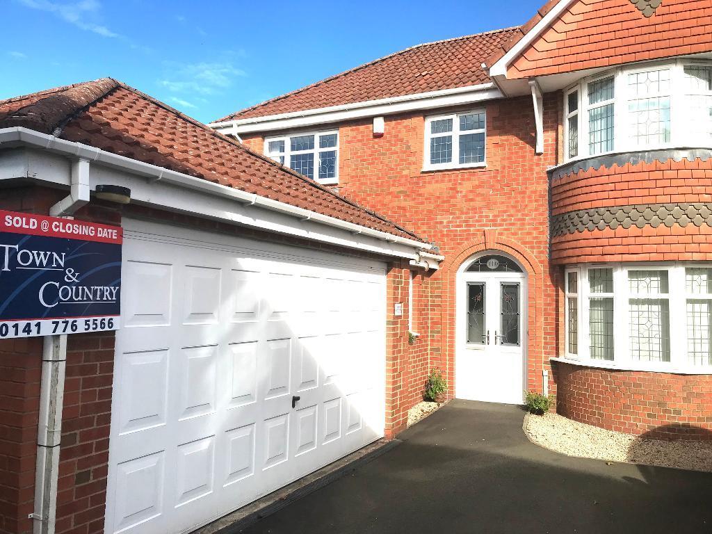 Scalloway Road, Gartcosh, G69 8LH 4 bed detached villa - £275,000