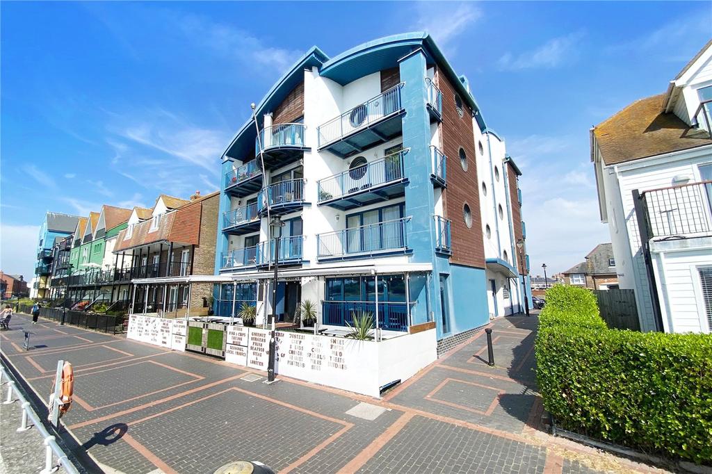 Baltic Wharf, Pier Road, Littlehampton 2 bed apartment - £325,000