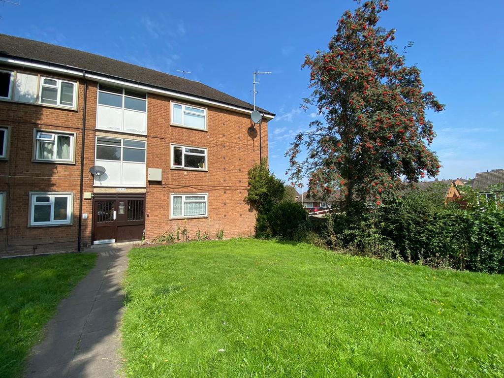 Kingsway, Stourbridge, DY8 4RX 2 bed flat - £120,000