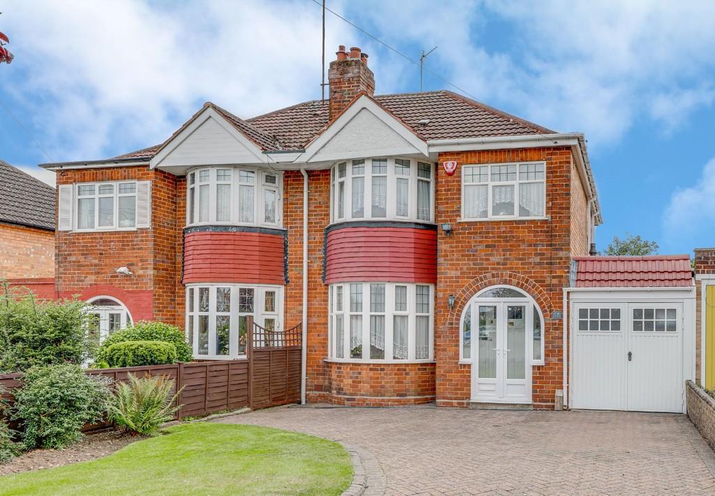 Wells Green Road, Olton 3 bed semi-detached house - £360,000