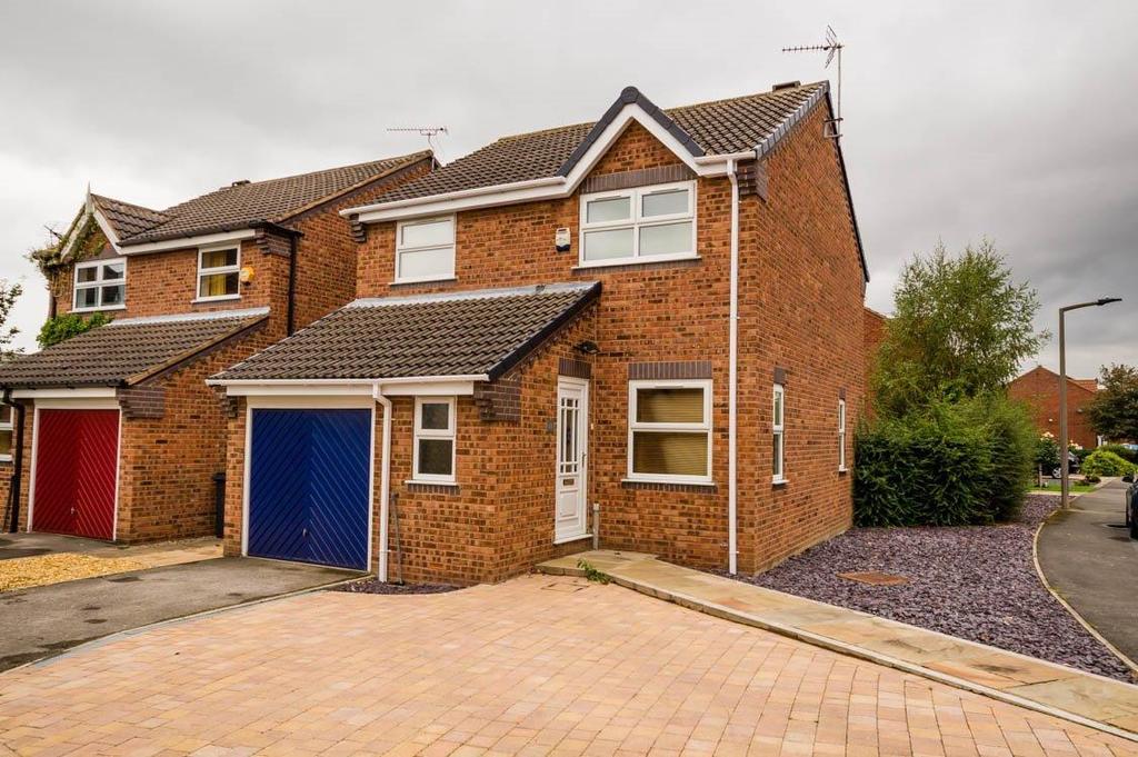 11 Broadstone Way York 3 bed detached house - £975 pcm (£225 pw)