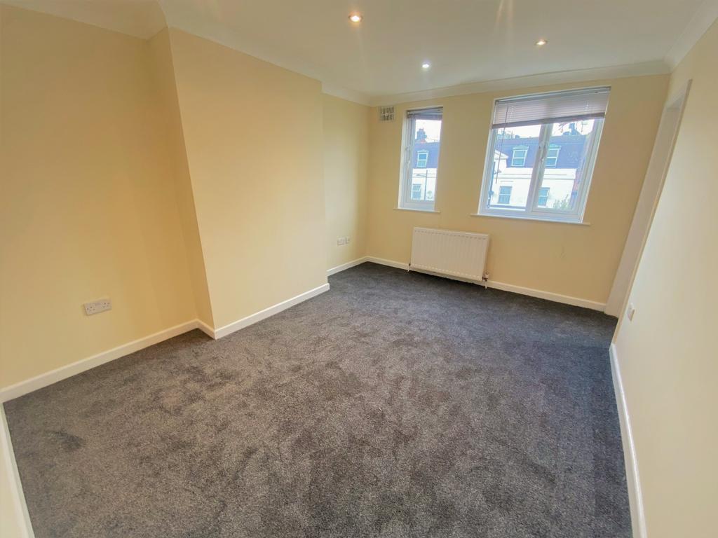 Neasden Lane, London, NW2 2 bed flat - £1,350 pcm (£312 pw)