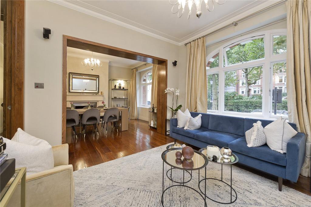 Iverna Court, London, W8 3 bed apartment - £1,850,000