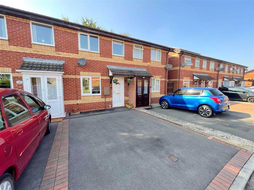 Springfield Court, Leek, Leek 2 bed townhouse - £135,000