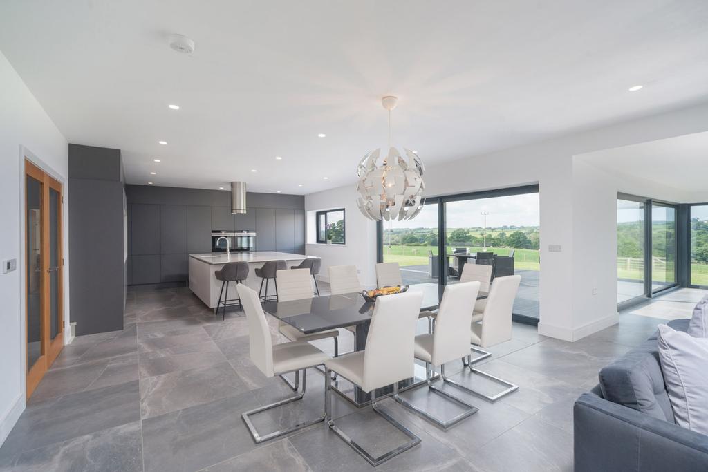 The Oaks, Roweltown, Carlisle, Cumbria 5 bed detached house - £850,000