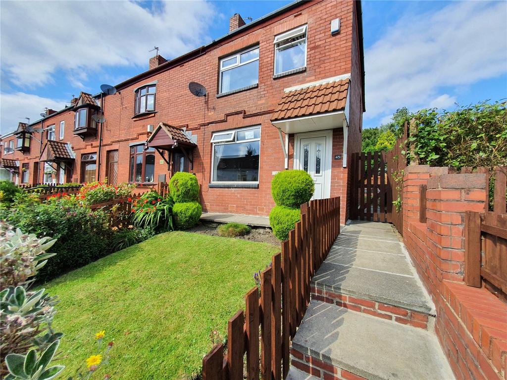 Briar Avenue, Waterhead, Oldham, OL4 2 bed end of terrace house - £149,950