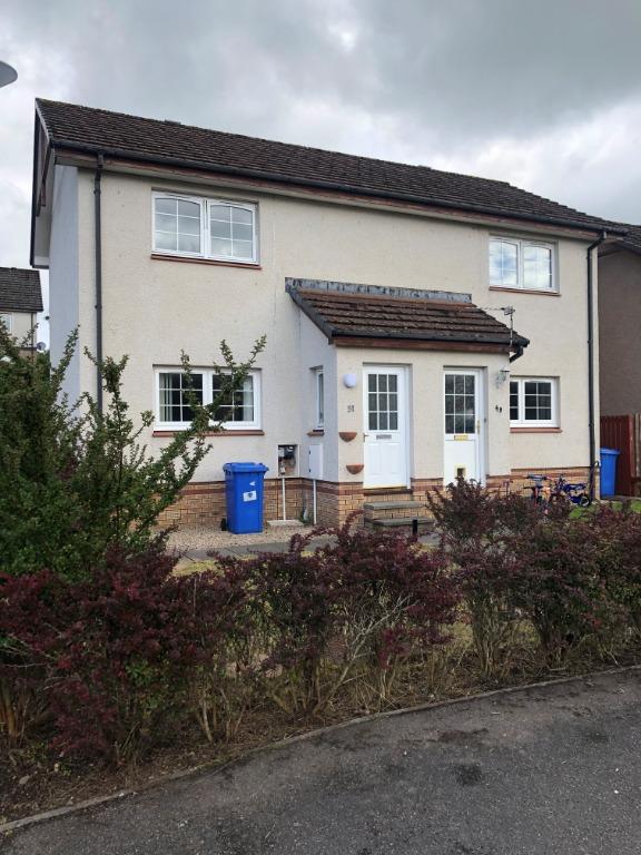 Castle Heather Drive, Hilton, Inverness, IV2 2 bed flat - £650 pcm (£ ...