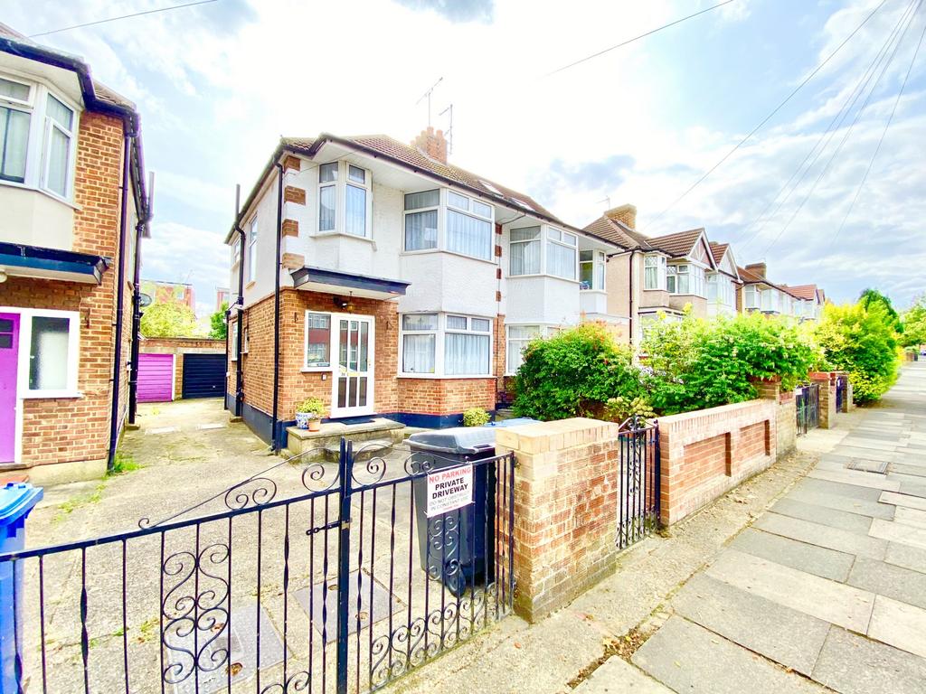 Woodfield Avenue, Colindale, NW9 3 bed semi-detached house - £599,950
