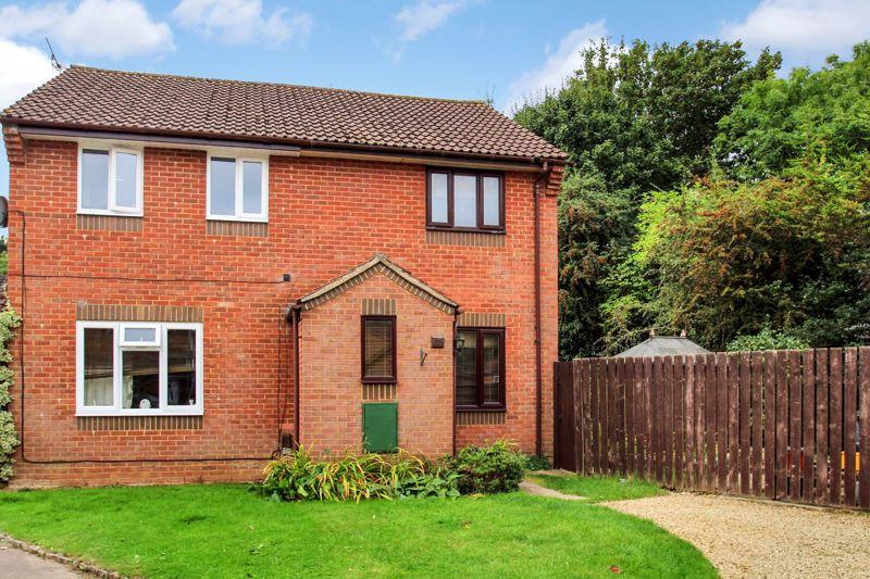 Matley Moor, Liden, Swindon 2 bed semi-detached house - £825 pcm (£190 pw)