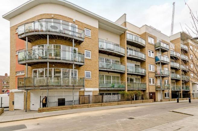 Goldsmiths Row, London 1 bed flat - £1,800 pcm (£415 pw)