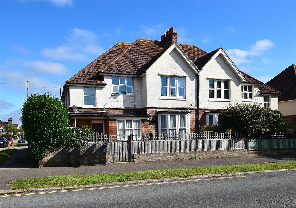 Collington Avenue, Bexhill-On-Sea 2 bed flat - £265,000