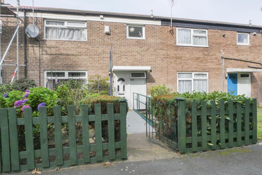 Rossefield Gardens, Bramley, LS13 3 bed terraced house - £145,000