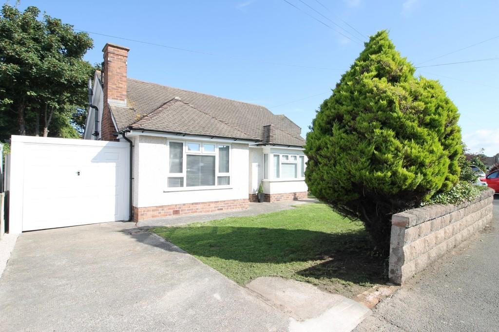 Merllyn Road, Rhyl 3 bed detached bungalow - £215,000