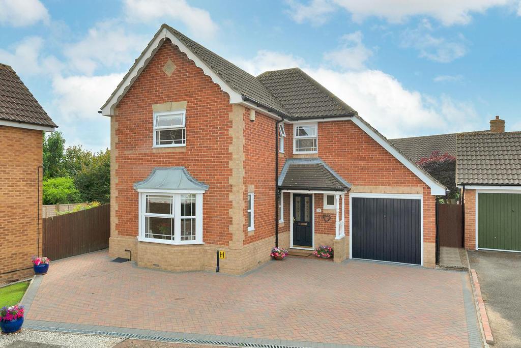 Saxon Close, Kings Hill, ME19 4SA 4 bed detached house - £600,000