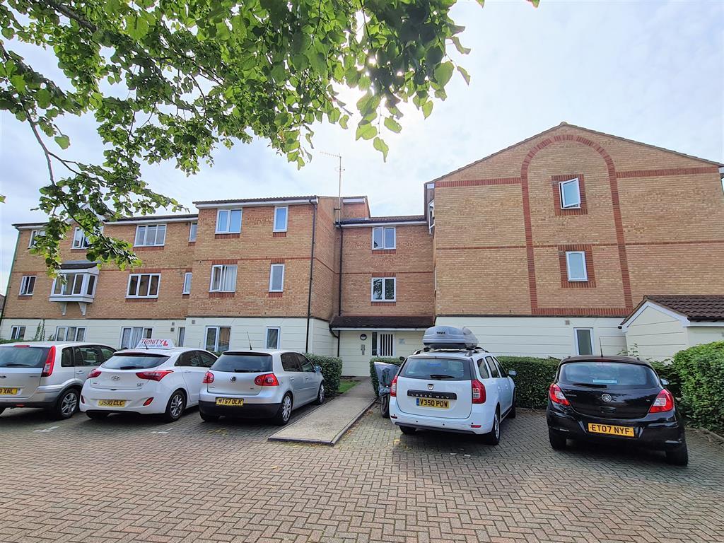 Mullards Close, Hackbridge, Surrey... 1 bed flat - £220,000