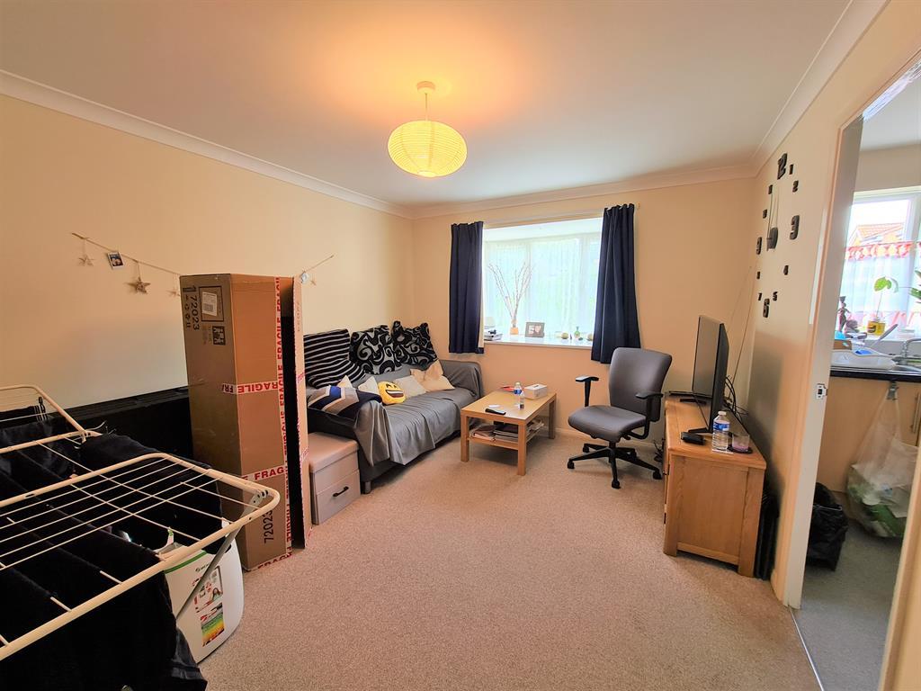 Mullards Close, Hackbridge, Surrey... 1 bed flat - £220,000