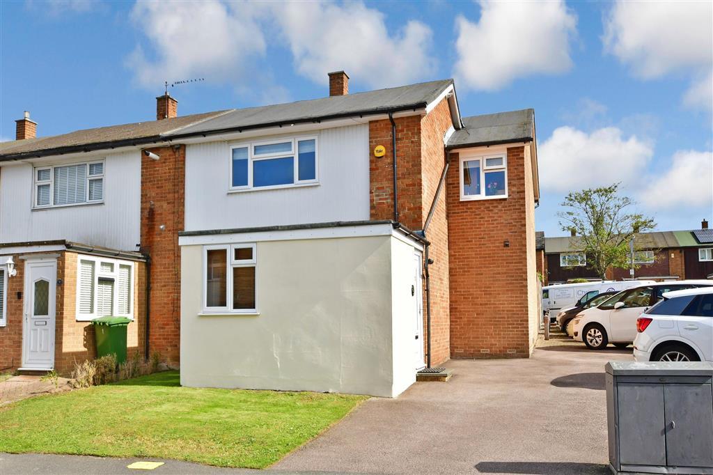 Rushes Mead, Harlow, Essex 5 bed end of terrace house - £430,000