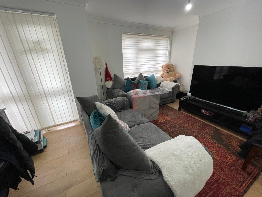 Uxbridge Road, Southall, UB1 2 bed flat - £1,425 pcm (£329 pw)