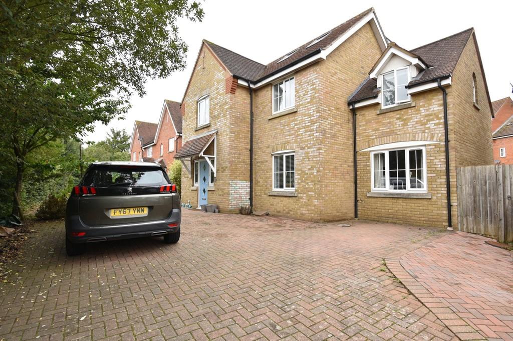 Great Ashby Way, Stevenage 4 bed detached house - £550,000