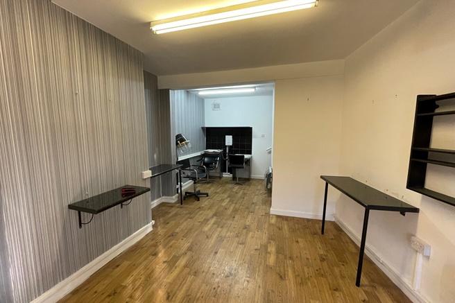 118 Sheffield Road, Barnsley, S70 1JB Retail property (high street) - £ ...