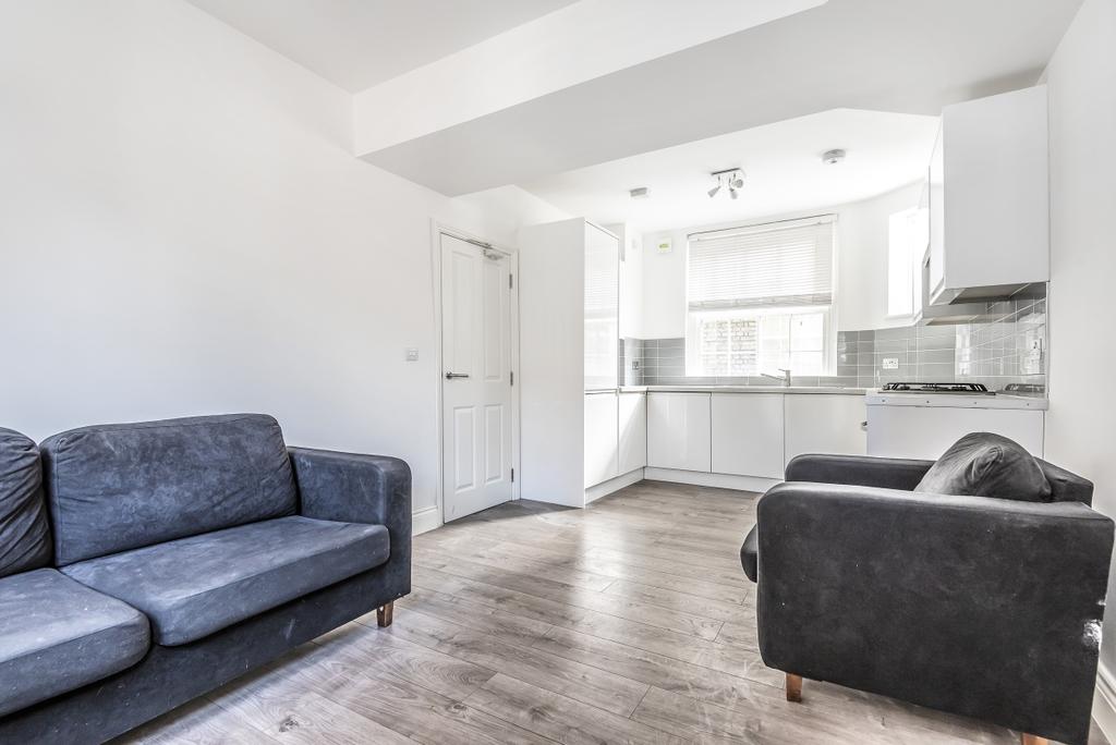 Mitre Road Waterloo SE1 3 bed apartment - £2,850 pcm (£658 pw)