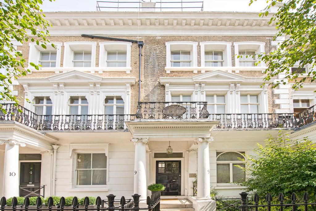 Cranley Place, South Kensington... Studio - £932 pcm (£215 pw)