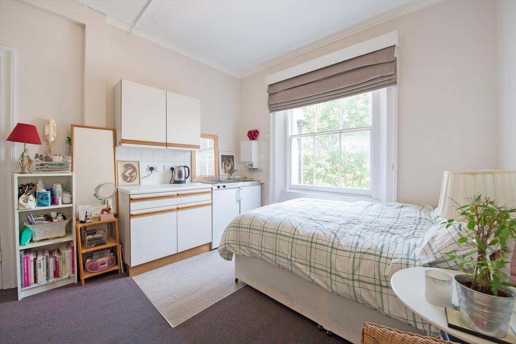 Cranley Place, South Kensington... Studio - £932 pcm (£215 pw)
