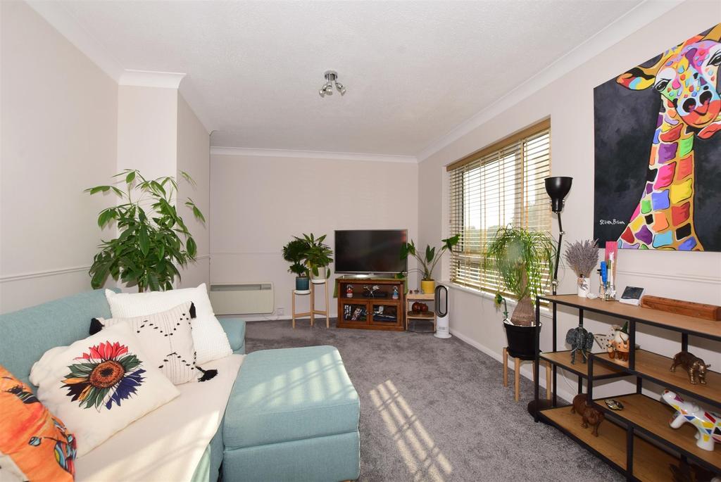 St. James Road, Sutton, Surrey 1 bed flat - £250,000