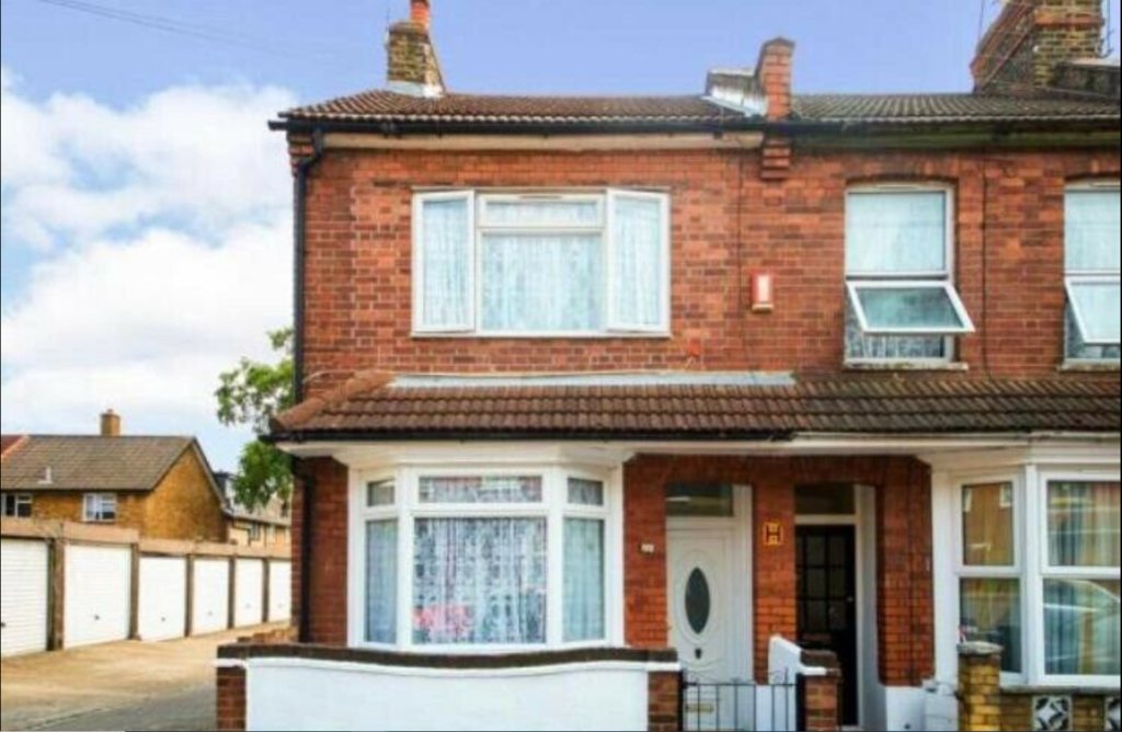 Falcon Street, Plaistow, London E13 3 bed end of terrace house - £1,500 ...