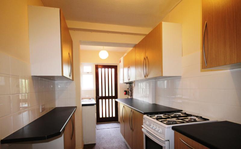 Mogden Lane, Isleworth, Middlesex, TW7 3 bed terraced house - £1,499 ...