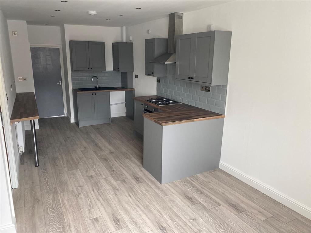 Queens Road, Nuneaton 1 bed apartment - £595 pcm (£137 pw)