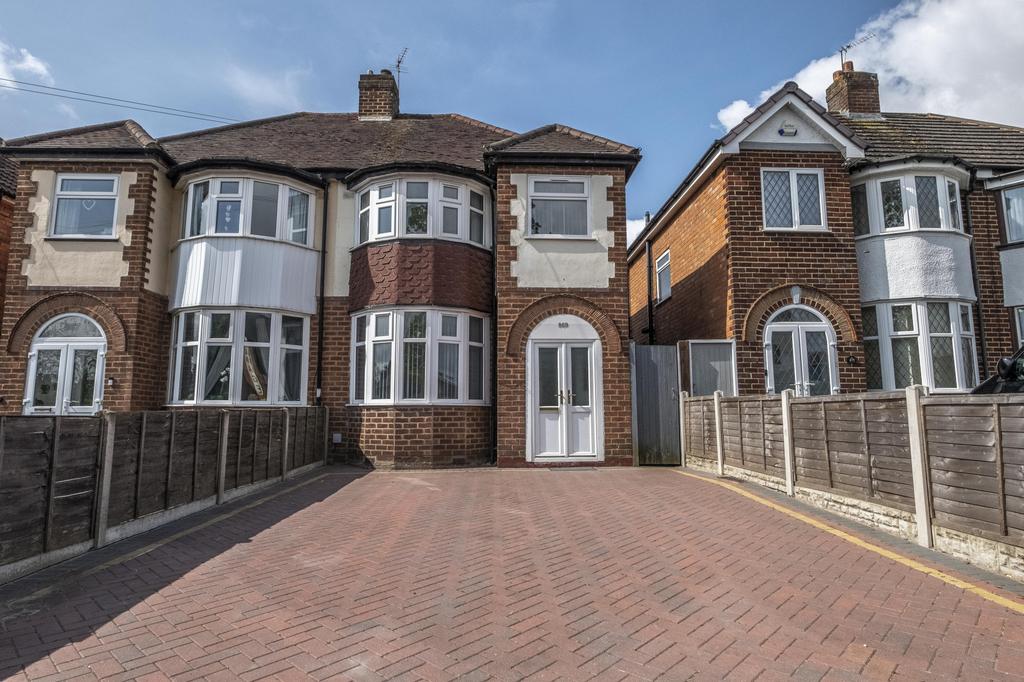 Old Lode Lane, Solihull B92 3 bed semi-detached house - £1,395 pcm (£ ...